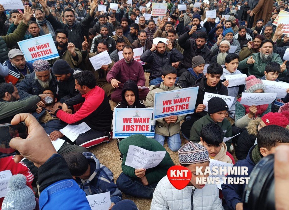 Daily Wagers from Multiple Departments Protest in Srinagar, Seek ...